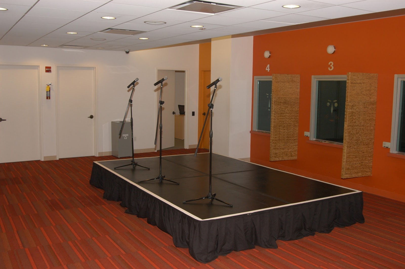 Stage Presentation Band DJ